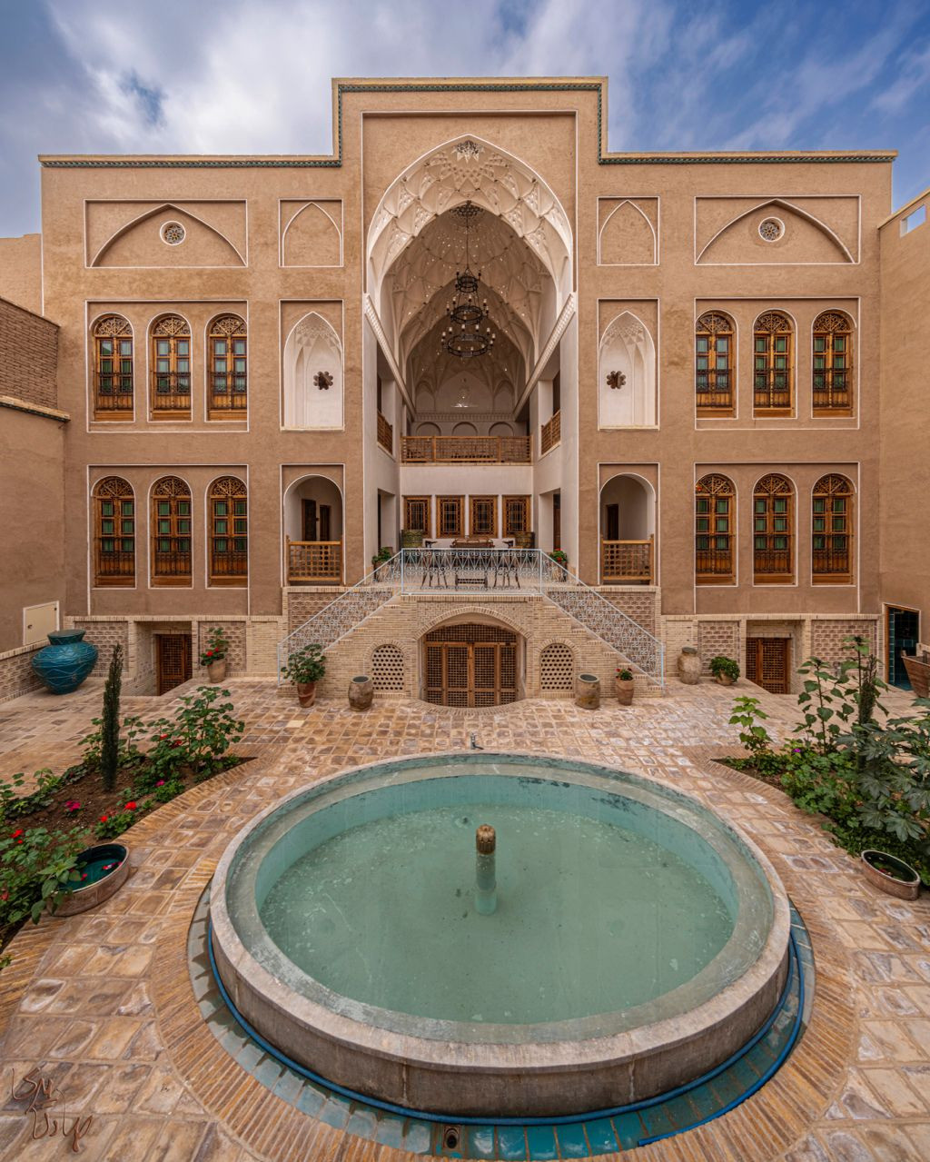 Book Arash House (Morshedi's New Building) in Kashan - Best Price ...