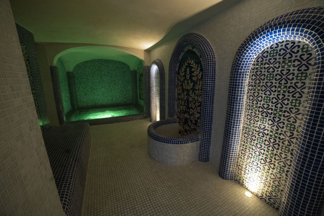 Book Emarat Haft Rang in Shiraz - Best Price Guarantee | 1stQuest